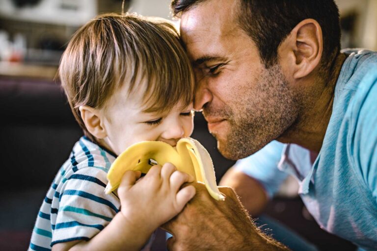 Dad’s Guide to Raising a Healthy Child | Oregon WIC